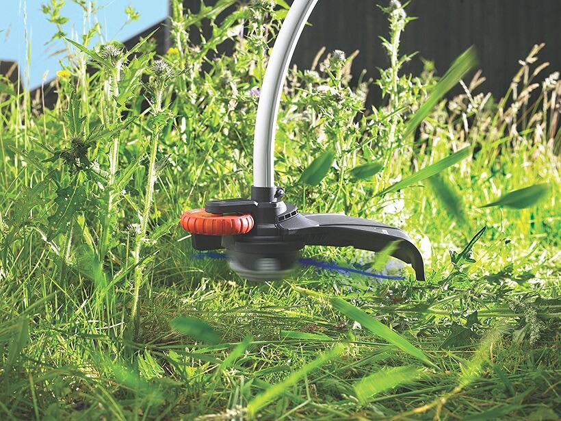 Différences entre taille-bordure et débroussailleuse ? Qu'est-ce qu'un rotofil coupe-bordure